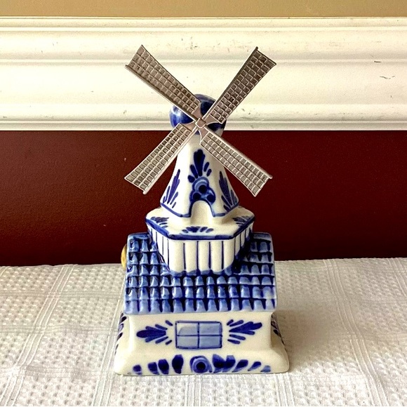 Delfts Blue | Accents | Vtg Delfts Blue Dutch Windmill Porcelain Coin ...